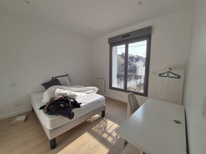Villa Sacrée 3 - Proche Gare  - Wifi - Parking - Oise