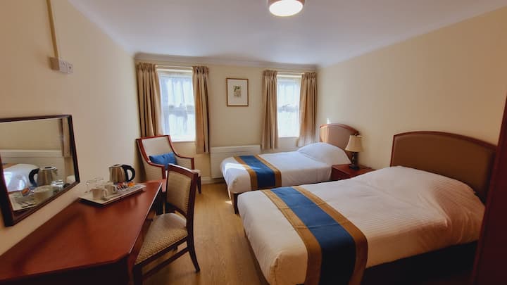 Executive Twin - Fareham