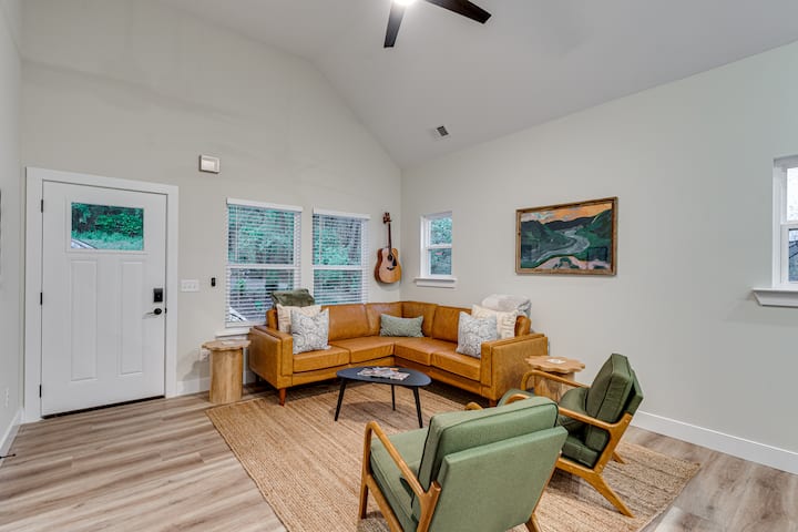 Bigfoot Bungalow | Downtown | Pet Friendly - Chattanooga, TN