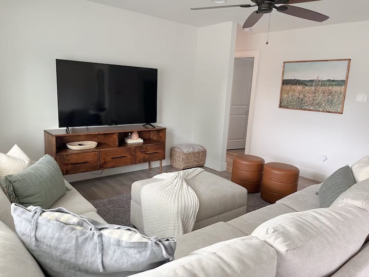 Remodeled 4br/2ba – Steps From Georgetown Square - Georgetown, TX