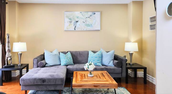 Sun Filled & Cozy 3 Bdrm House In Perfect Location - Vaughan