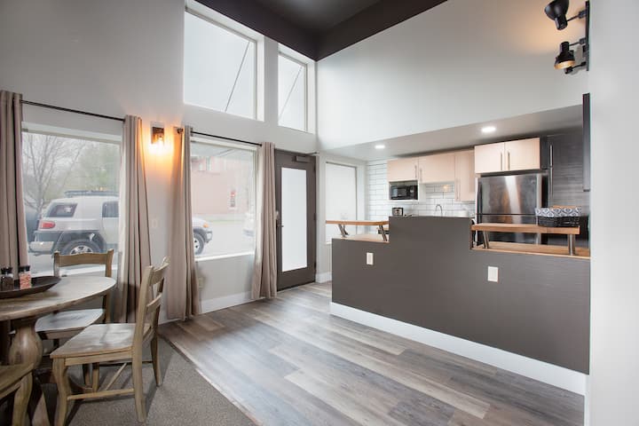 Warehouse Chic 2br Dntn Hideaway - Billings, MT