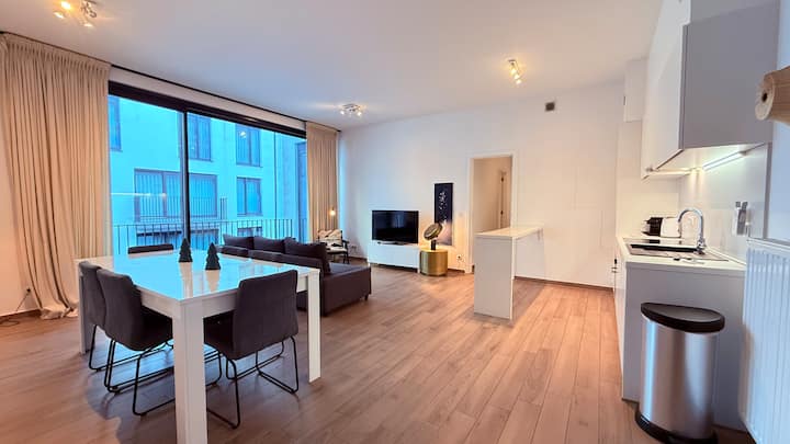 The Diplomatic Apartment - 2 - Bruksela