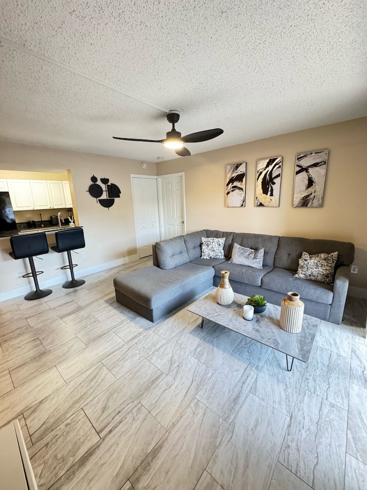 Apartment 2/2 - Pembroke Pines, FL