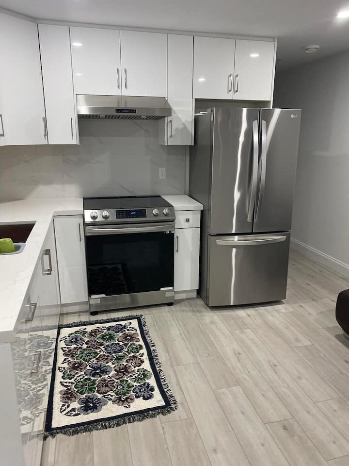 3 Bedroom Private Basement Suite Near Pne E Van - Vancouver