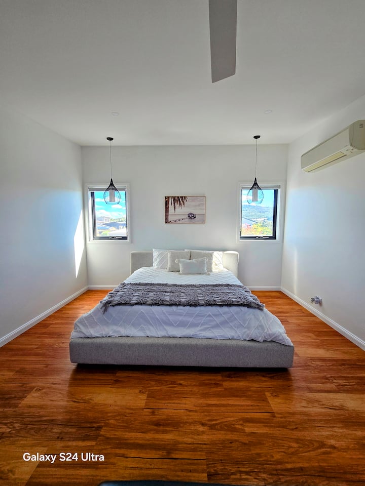 Cozy Spa Stay With Radiant Views - Canberra