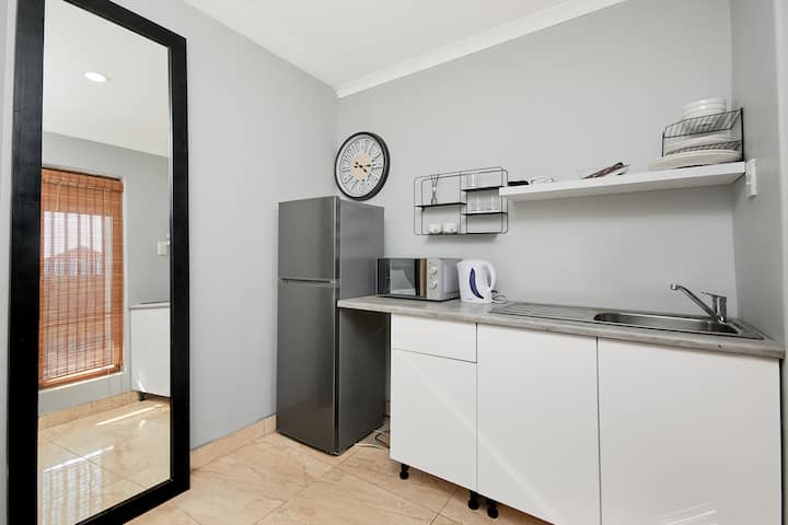 Private, Cosy & Stylish Stay @ Nest24 Evans Park - Johannesburg&nbsp;South