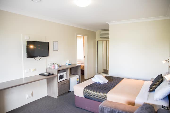 2 Room Family Room - Goulburn