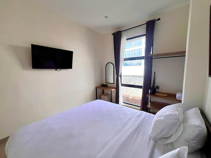 Private Room Malioboro City View Work-friendly - Mali