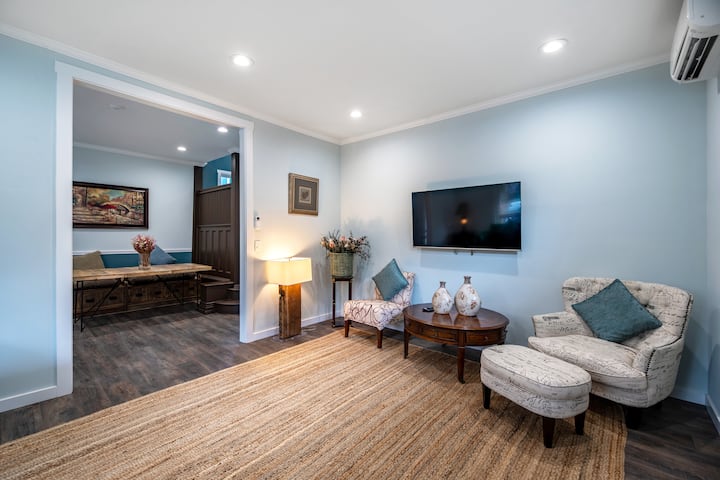 Bright & Airy 4b3b Upper Unit @ Capital Hill - Seattle, WA