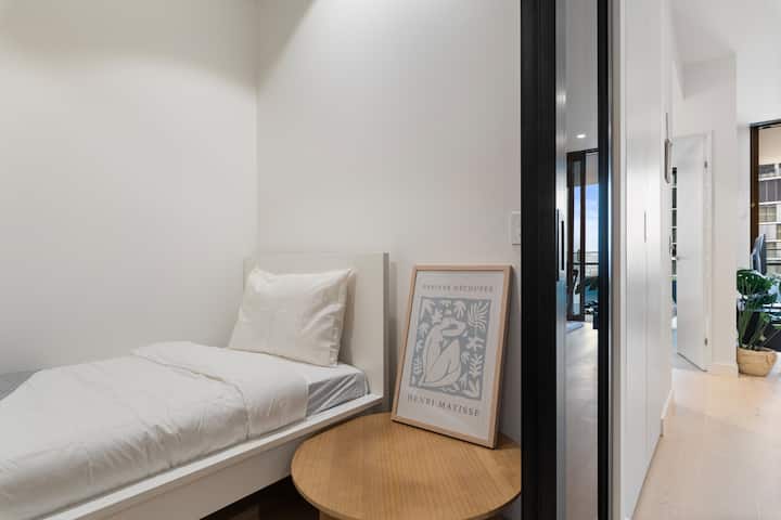 Queen’s Wharf Stay | Stylish City Apartment - Brisbane