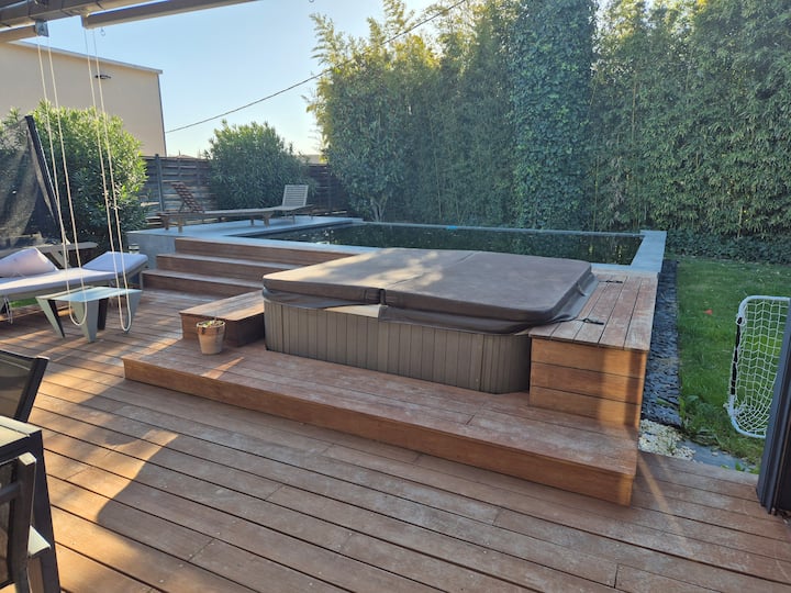 Maison Moderne |Piscine Jaccuzi Pétanque Eguilles - Éguilles
