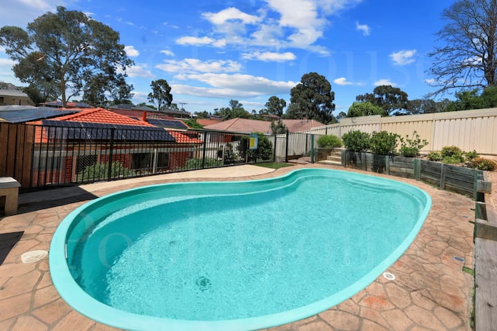 Relaxing Poolside House Escape3b - Saint Andrews