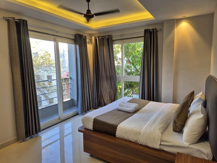 Private 1 Bhk Serviced Apartment In Sushant Lok 1 - 델리