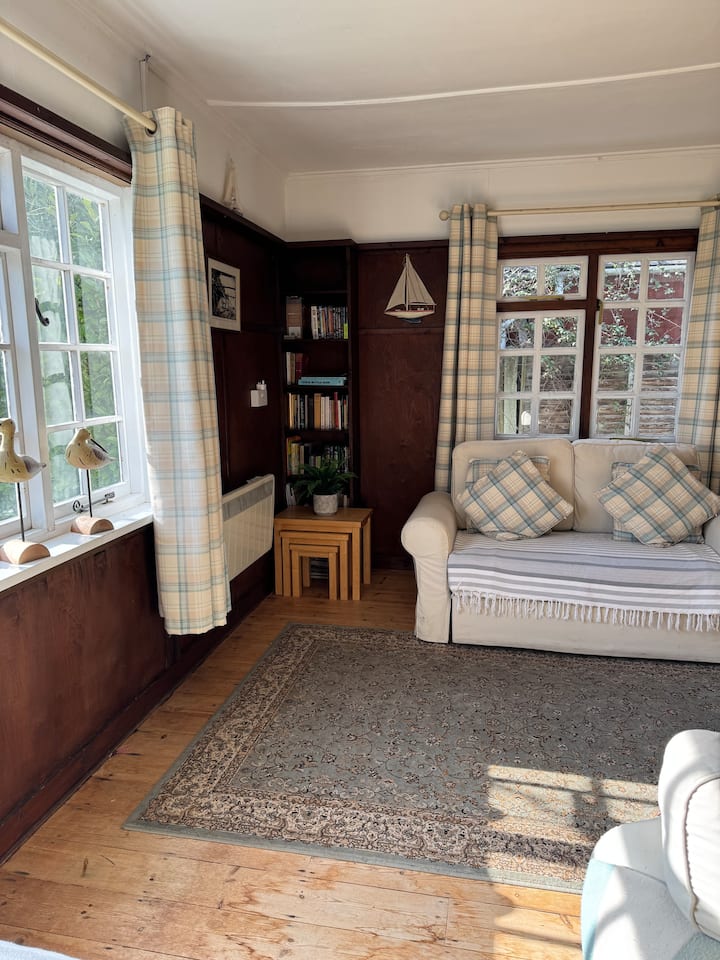 Beautiful Period Cottage - Mersea Island
