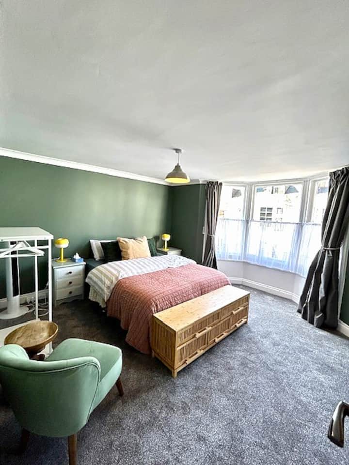 Chic 2br Flat | 2 Min To Beach - Brighton