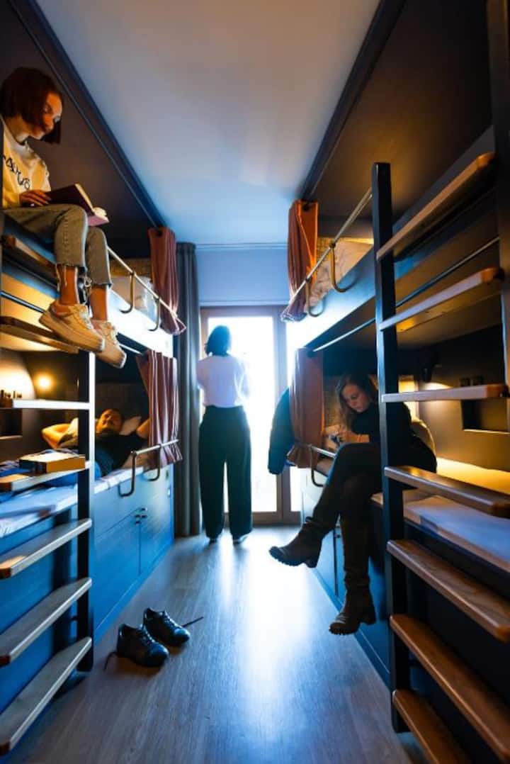 Lit En Dortoir Mixte De 8 Personnes à Nation Paris - Parijs