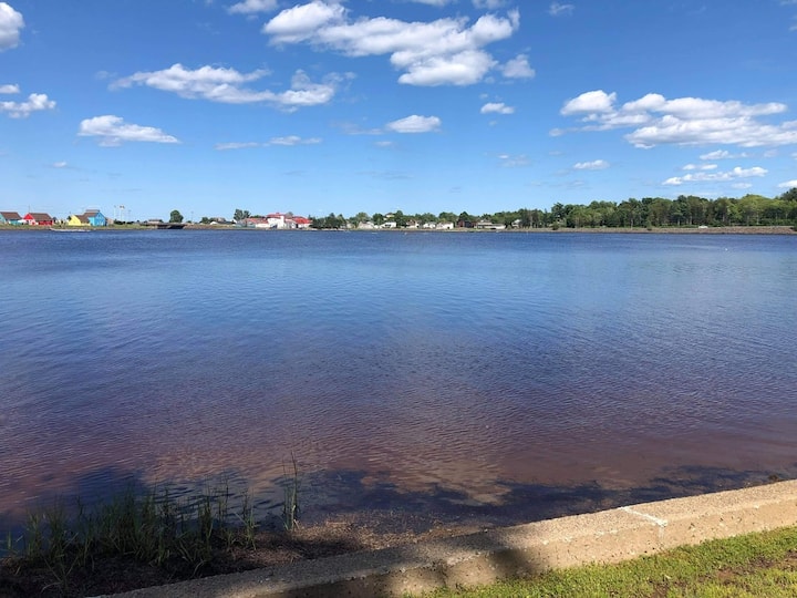 Relaxing Waterfront Retreat - Shediac