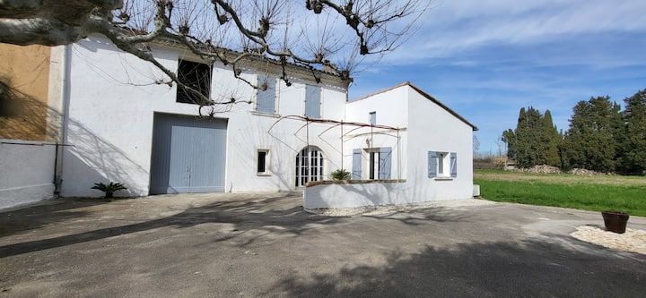 "Nouveau" Mas En Provence - アヴィニョン