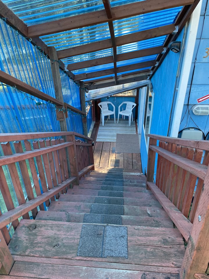 Comfortable 2 Bedroom Apartment - Ketchikan, AK