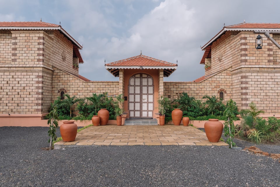 Diu Holiday Rentals & Homes - Dadra and Nagar Haveli and Daman and Diu ...