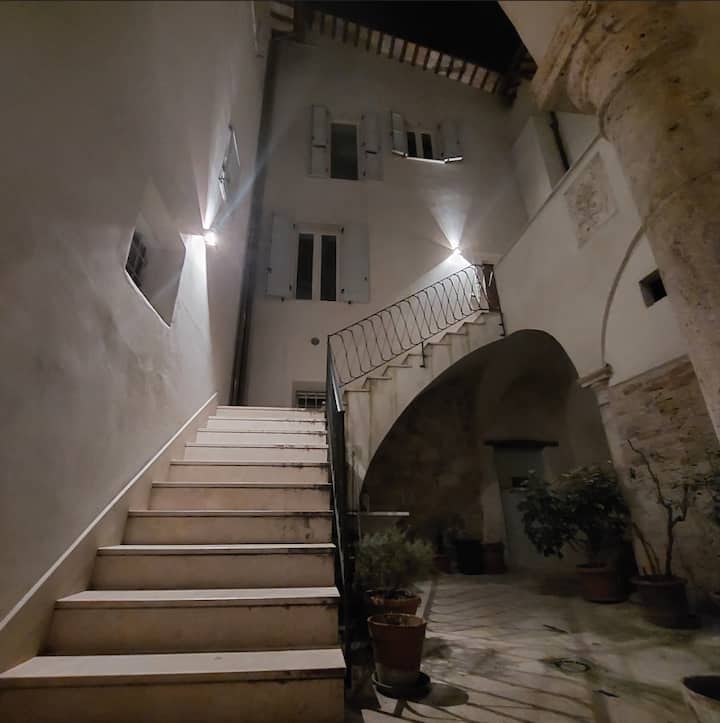 Casa Piccolomini-charming Flat In The City Centre - Ascoli Piceno