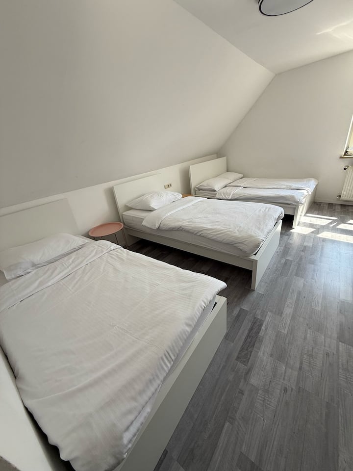 Büyük Temiz Aile Odasi Room 7 - Augsburg