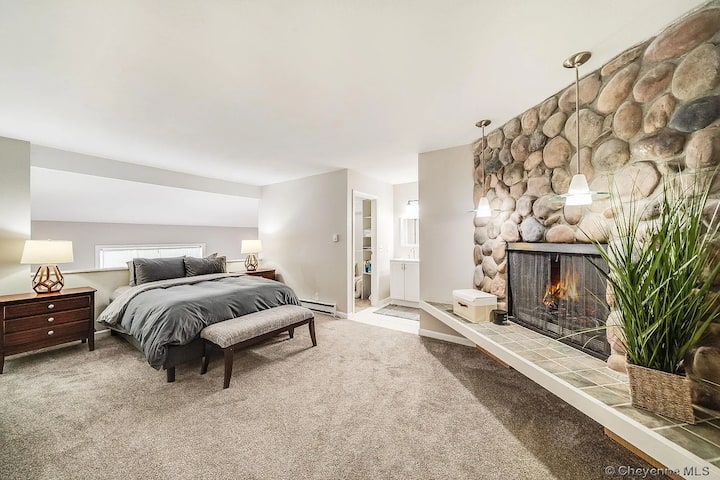 Relaxing Getaway With Garage - Cheyenne, WY