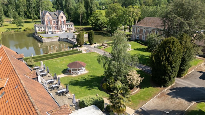 Château De Quesmy - Chambre Rouge - Noyon