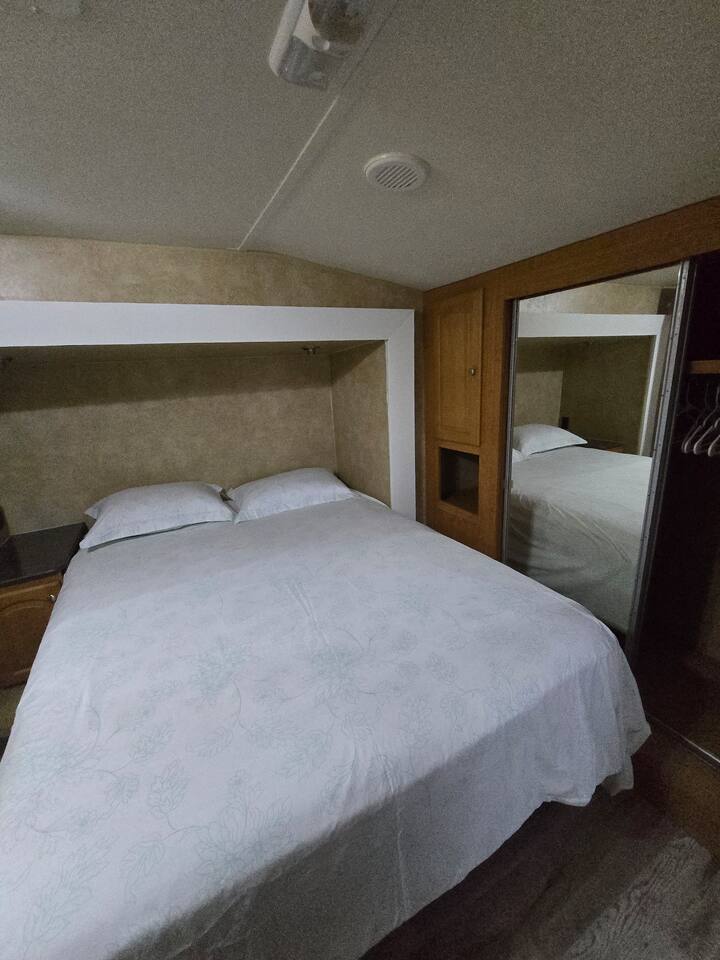 Clean And Spacious Rv Rental - Clermont, FL