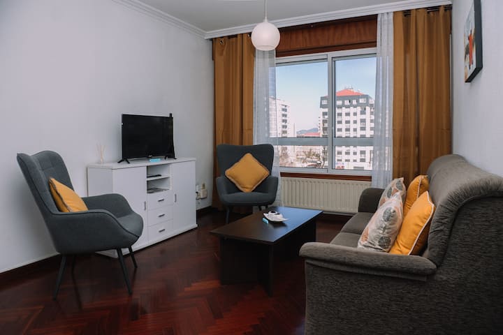 Cabana Rentals - Luminoso Y Cómodo Con Parking - Vigo