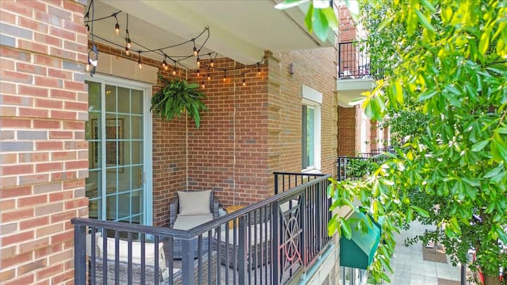 The Burrow, A Downtown Hideaway - Greenville