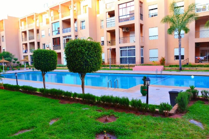 Appartement Elégant Avec Piscine - Benslimane
