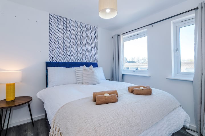 Spacious 5br | Parking | Garden | Mcr | Sleeps 11 - Salford