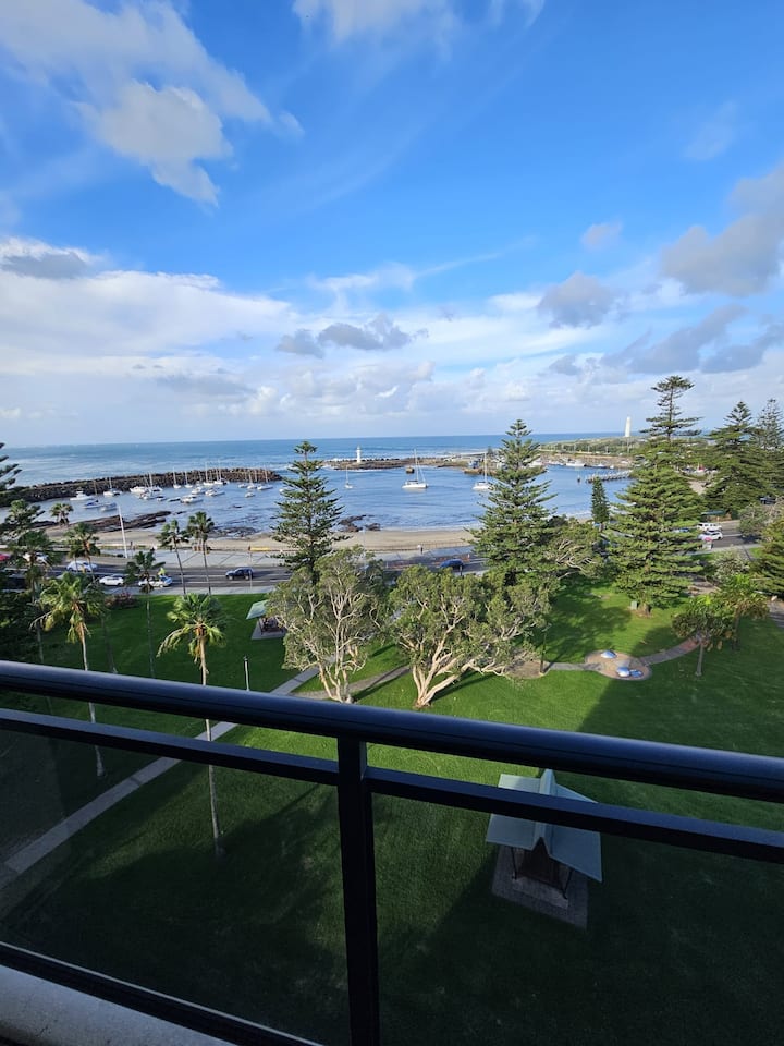 Harbourfront Executive Penthouse - Wollongong