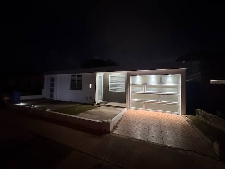 Cómoda Casa En Levittown - Bayamón