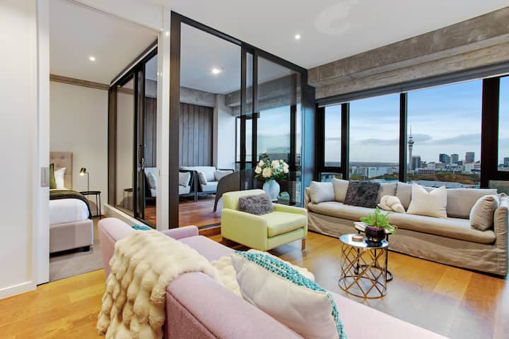 Premium Cityscape Abode W Skytower View & Parking - Auckland