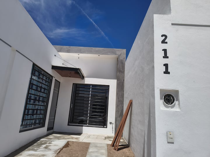 Moderna Y Acogedora Casa - Aguascalientes