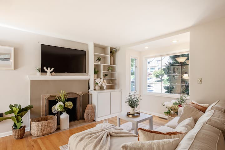 Urban Nest 2b1b Upper Unit | Next To Uw - 시애틀