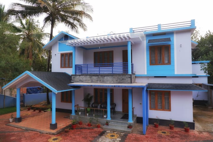 Misty Meadows Holiday Home - Wayanad