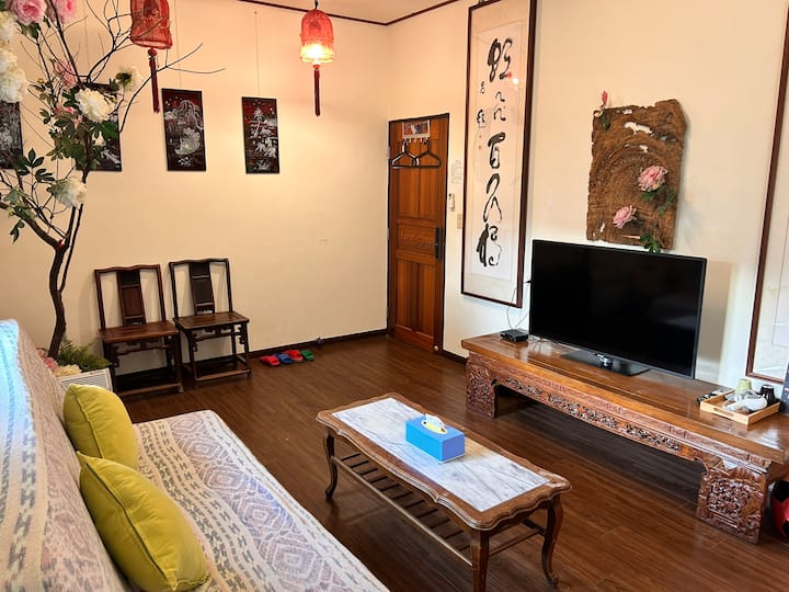 Jiufen特色四人房老街口民宿(全家超商旁、公車站步行1分鐘） - Taiwán