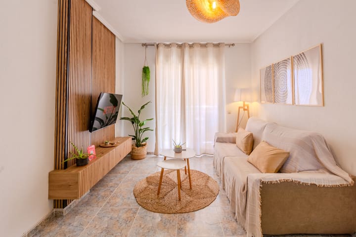 Coastal Comfort With Pool & Parking - Santa Pola