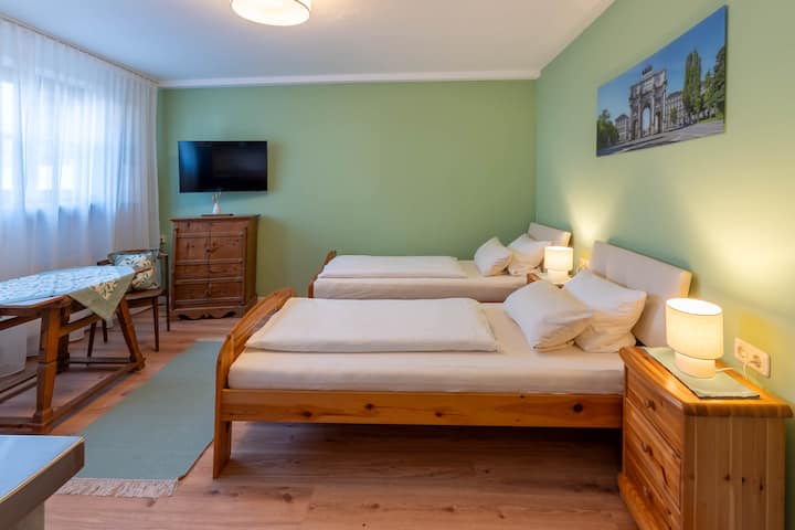 Quiet Basement Apartment - Ebersberg