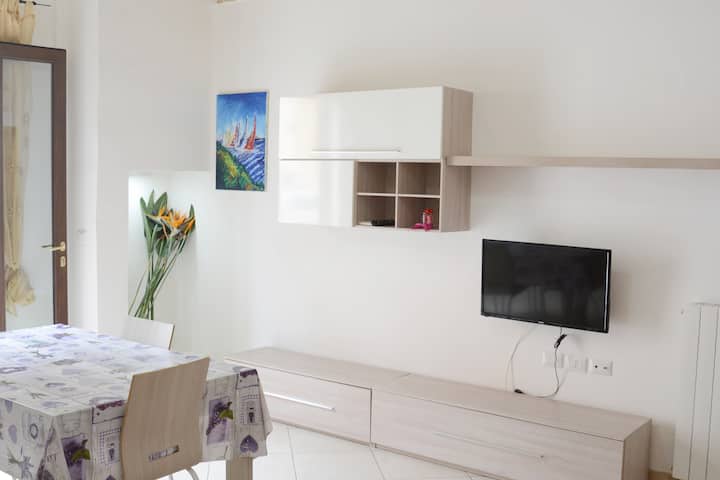 Primitivo – Ampio Appartamento Con Terrazzino - Gallipoli