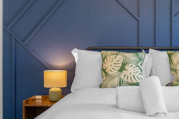 Free Parking | Central | Sleeps 5 | 2 Bedrooms - Linlithgow