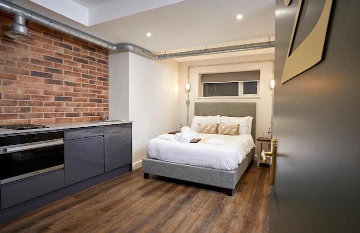 The Three Crane Apartment - Sheffield