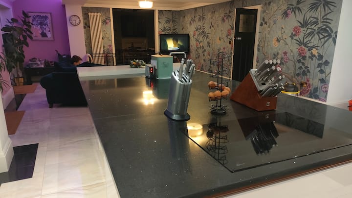 Recently Renovated Family Home - Southport