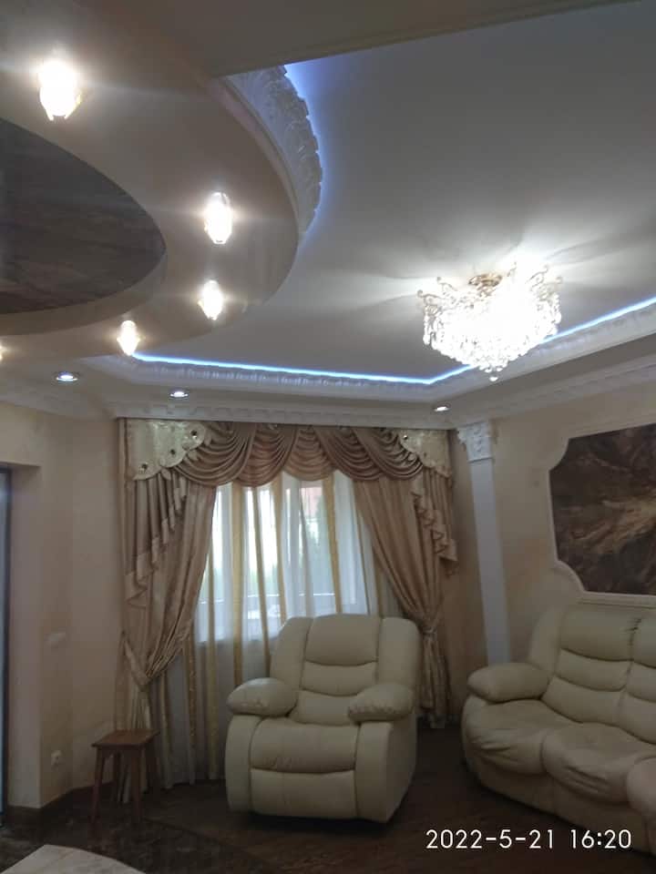 Large Luxury Villa - Мукачево