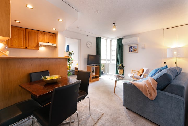 Date Night In Theatre Land - Melbourne