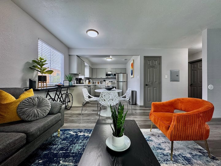 Midtown Apt Secure Parking - Sacramento